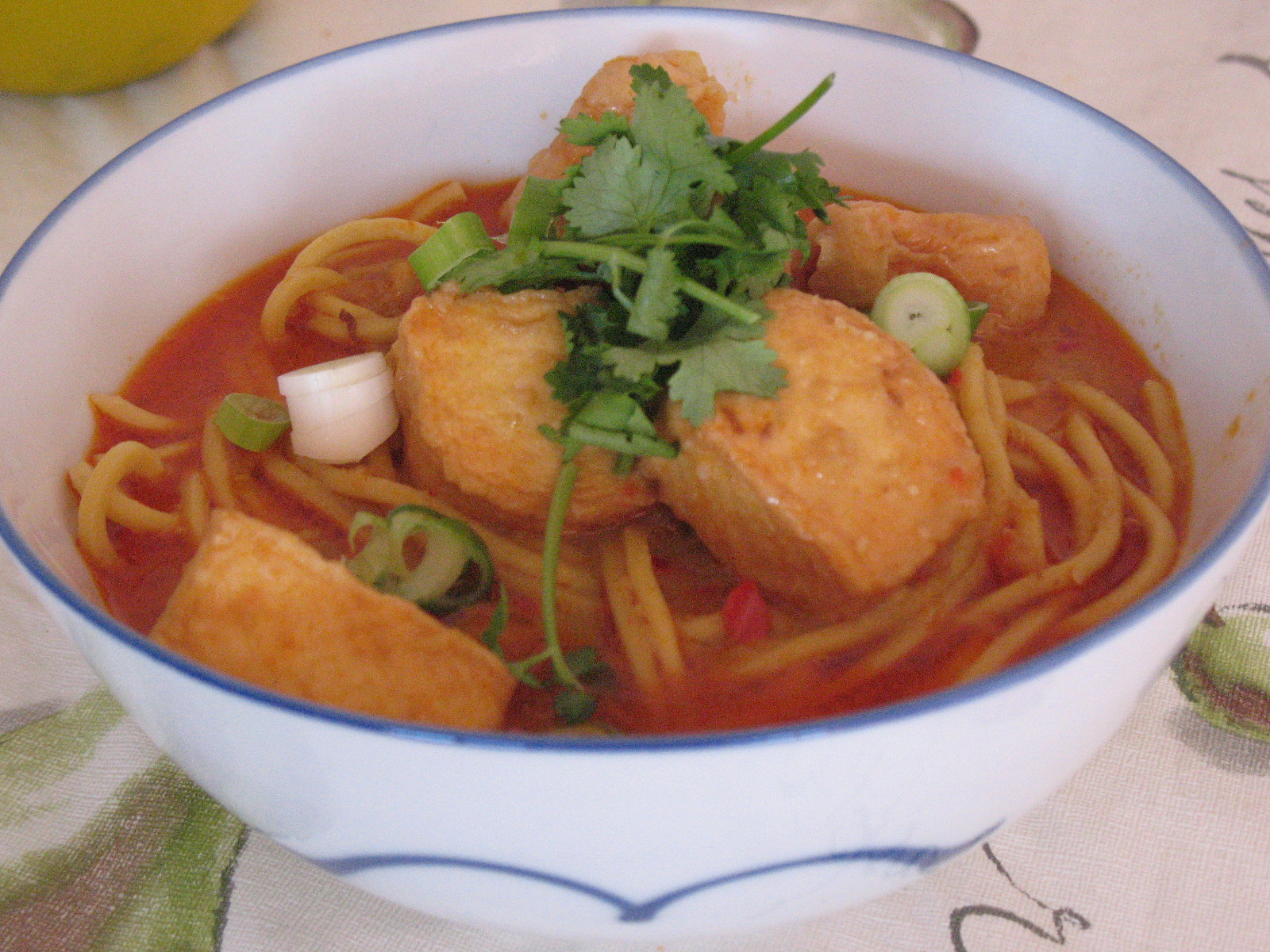 Quick Laksa With Fish cakes – Simply Bites ~ Life's Simple Treats