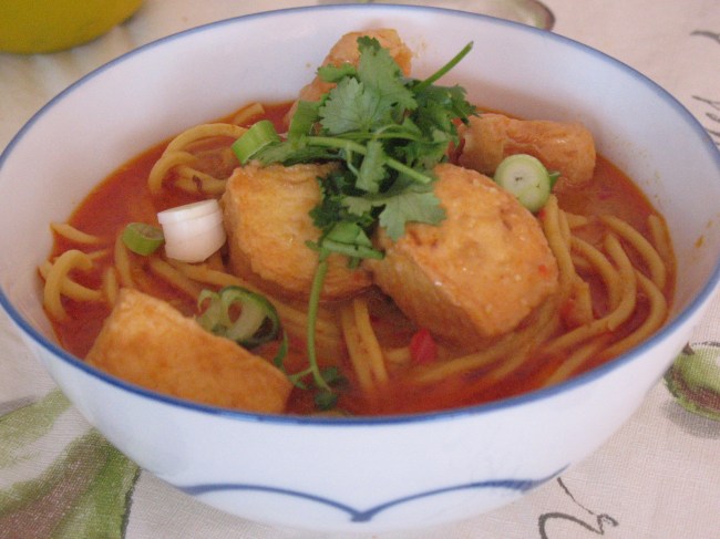 Quick Laksa With Fish cakes – Simply Bites ~ Life's Simple Treats